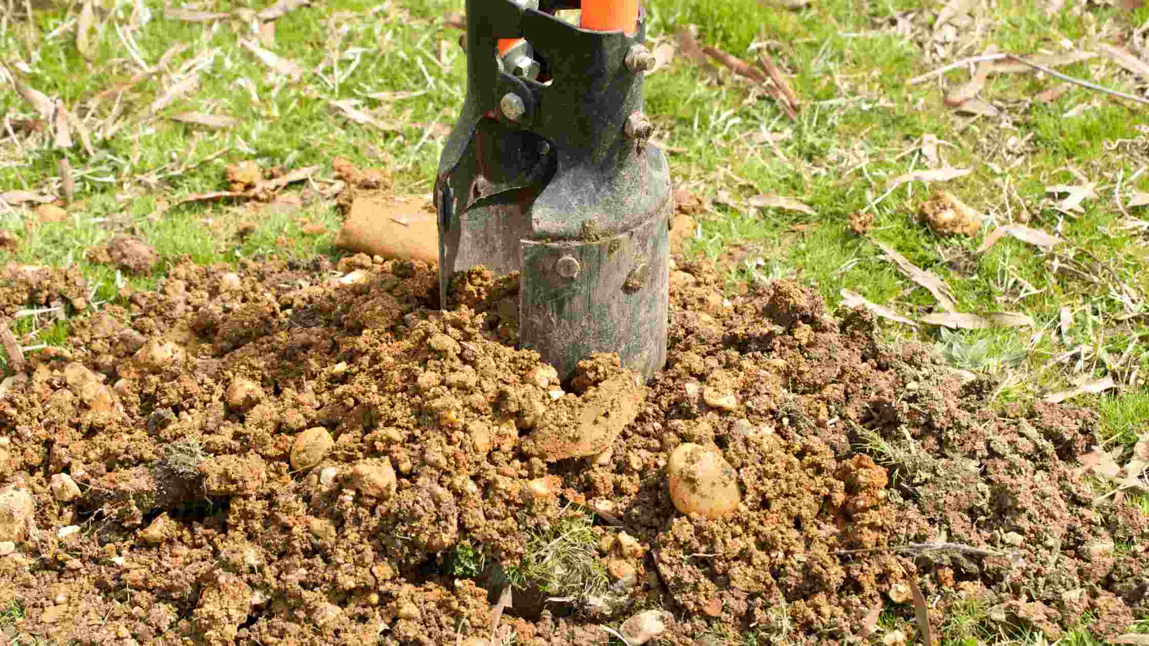 Best Post Hole Digger: Top 5 Picks For 2025 - SkilledHub