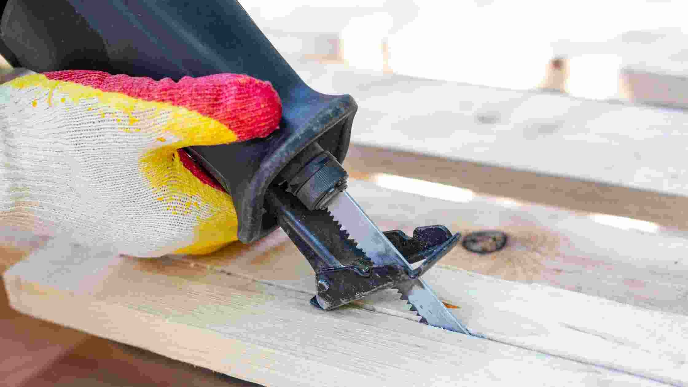 Portable Band Saw: A Comprehensive Guide for Buyers in 2026 - SkilledHub