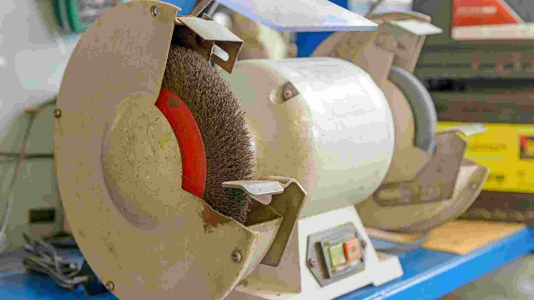 Best Slow Speed Bench Grinder for Sharpening in 2025 - SkilledHub